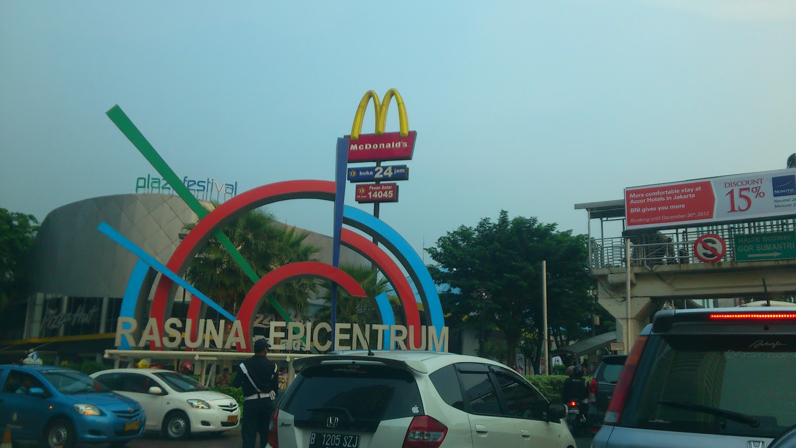 JeJak (Jepret Jakarta): Rasuna Epicentrum Entrance